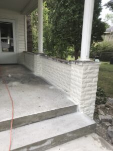 FARMHOUSE PORCH MAKEOVER WITH RUST-OLEUM