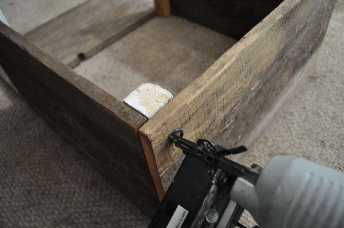 Build Your Own DIY Rustic Christmas Tree Box - Clover Lane