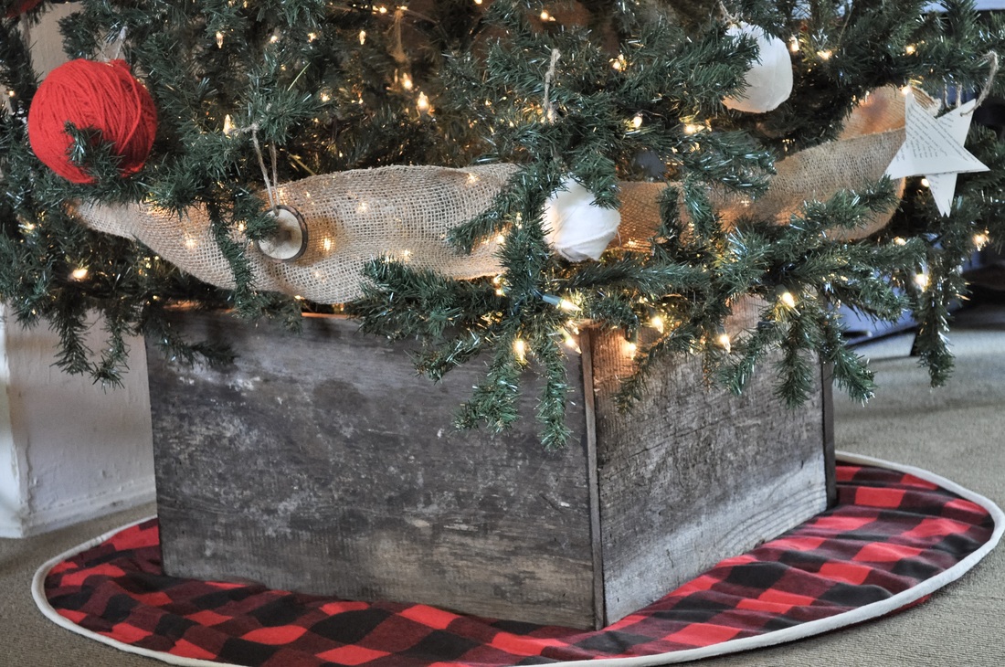 Build Your Own DIY Rustic Christmas Tree Box - Clover Lane